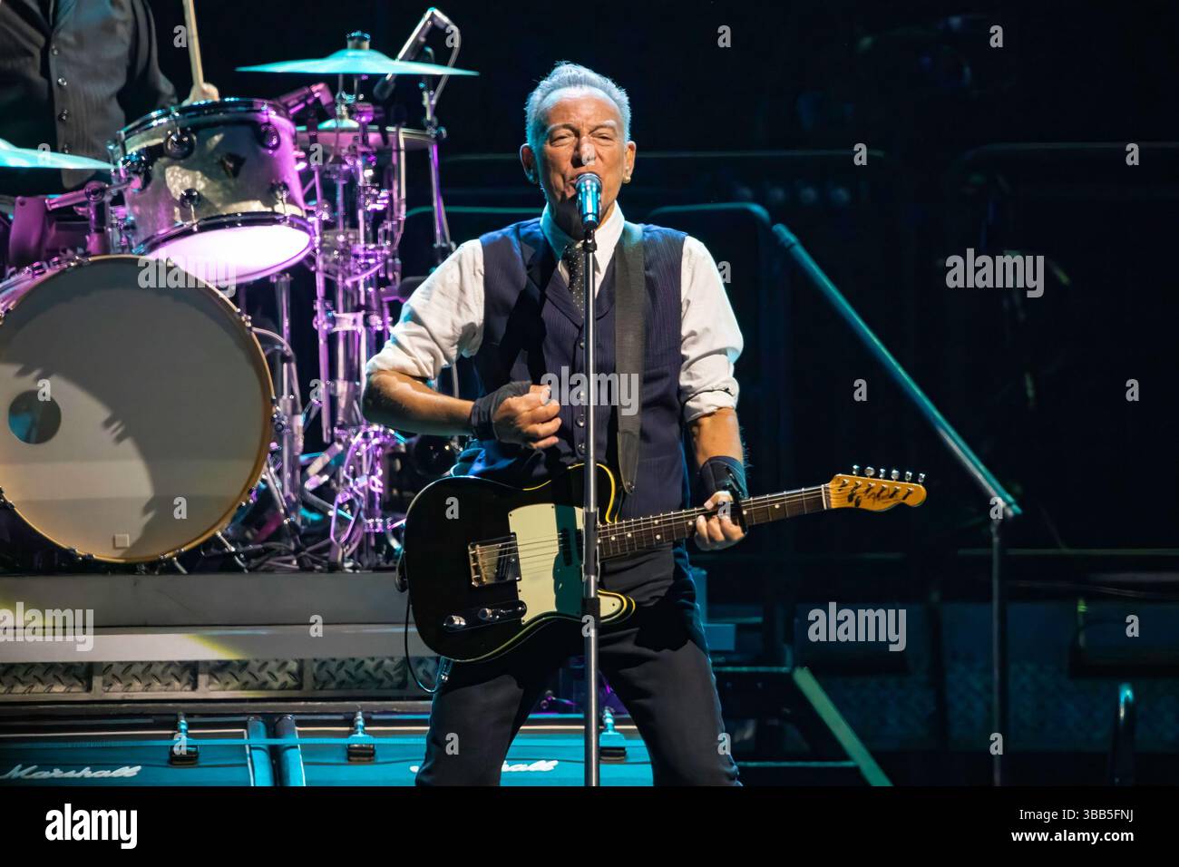 Manchester, England, 14th May, 2025. Bruce Springsteen and the E Street ...