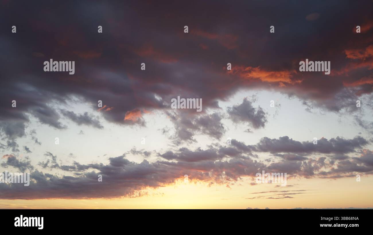 Clouds and Sunset Glow — Stunning Evening Sky Scenery Stock Photo - Alamy