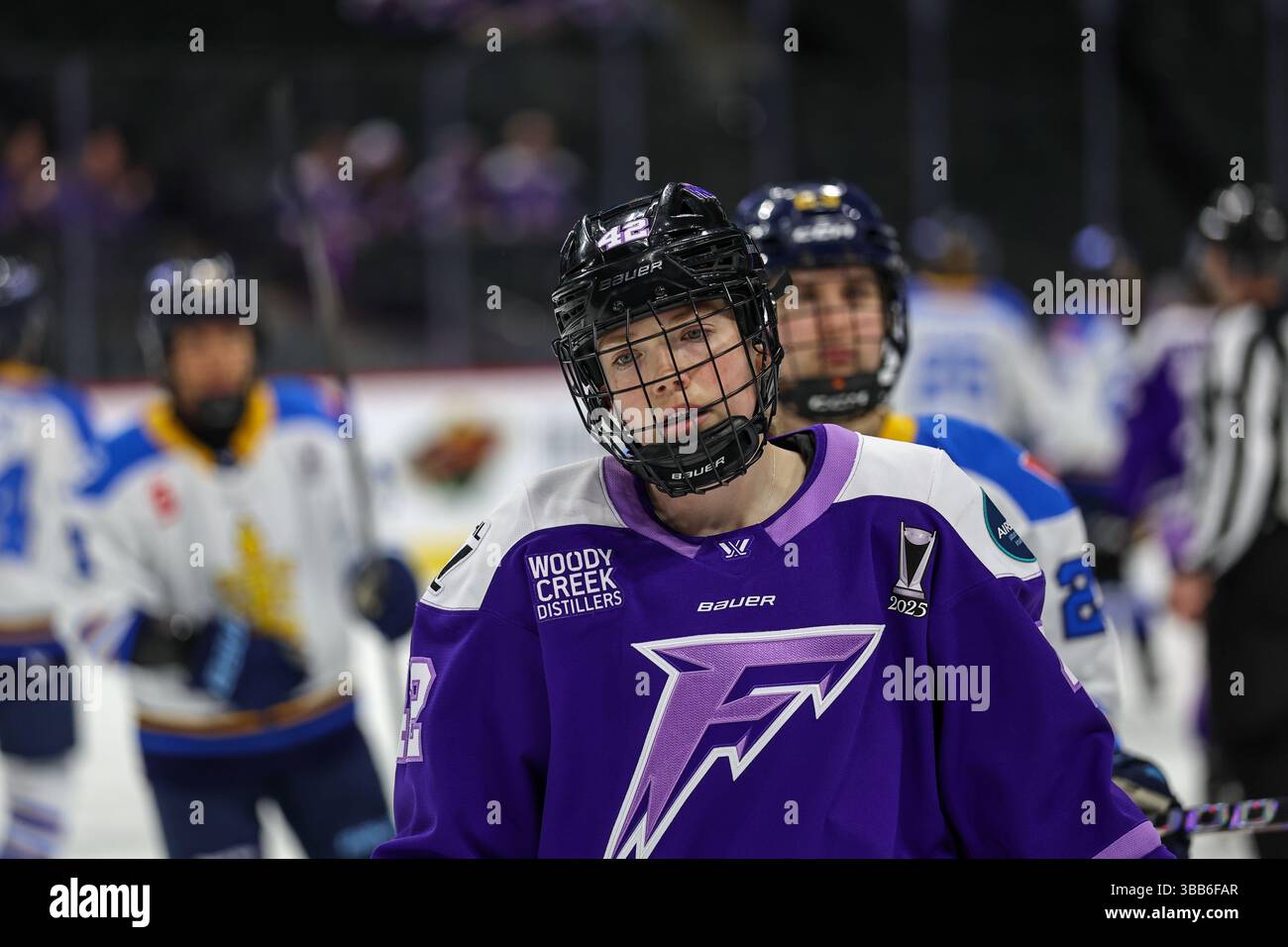 St. Paul, USA. 14th May, 2025. May 14th, 2025: Minnesota Frost defender Claire Thompson (42 ...