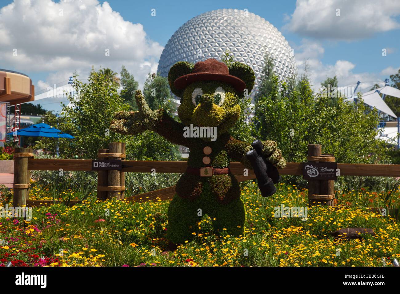 The Bear cartoon character at the flower and garden topiary festival ...