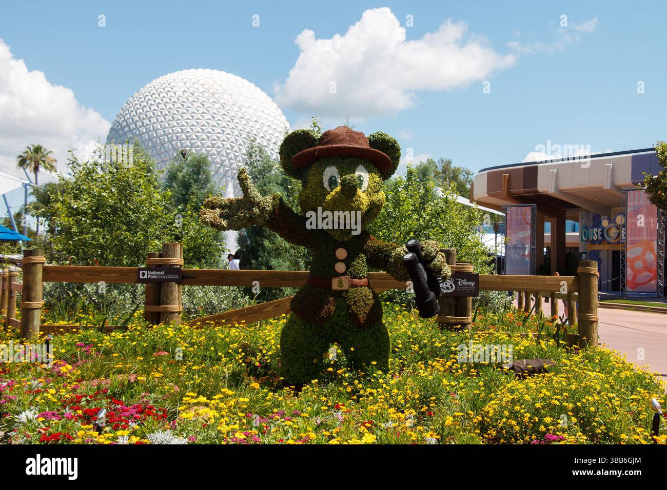 The Bear cartoon character at the flower and garden topiary festival ...