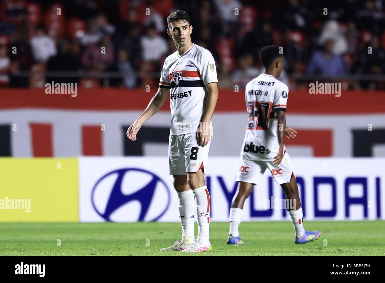 SP - SAO PAULO - 05/14/2025 - LIBERTADORES CUP 2025, SAO PAULO x LIBERTAD - Oscar player of Sao ...