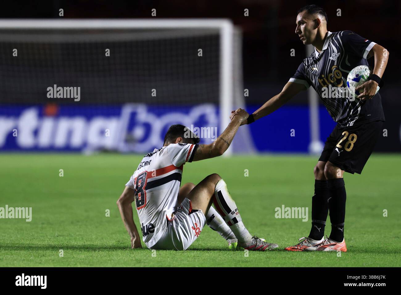 SP - SAO PAULO - 05/14/2025 - LIBERTADORES CUP 2025, SAO PAULO x LIBERTAD - Oscar player of Sao ...