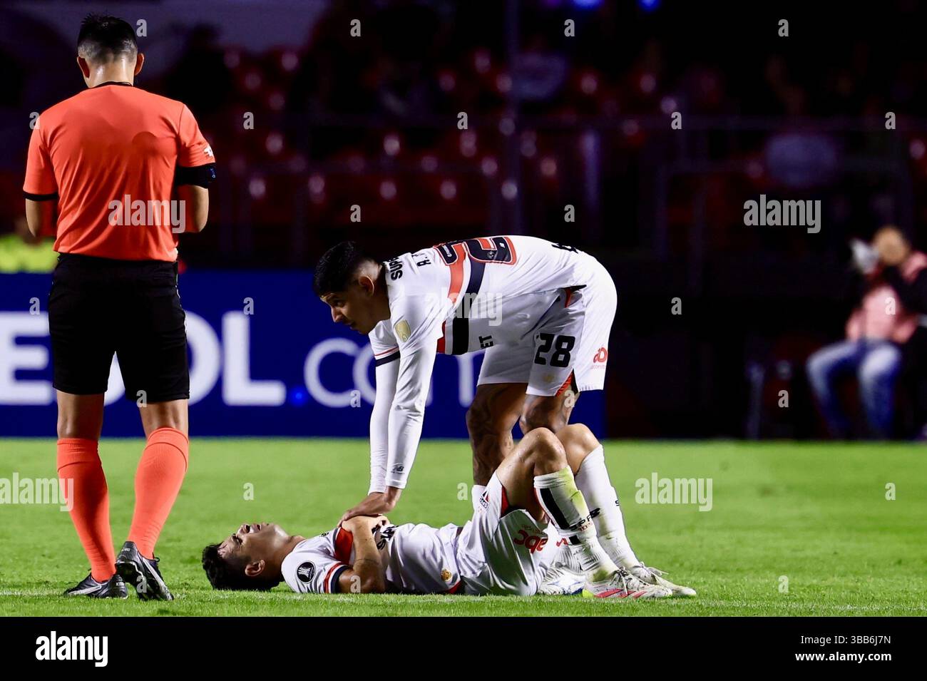 SP - SAO PAULO - 05/14/2025 - LIBERTADORES CUP 2025, SAO PAULO x LIBERTAD - Oscar player of Sao ...