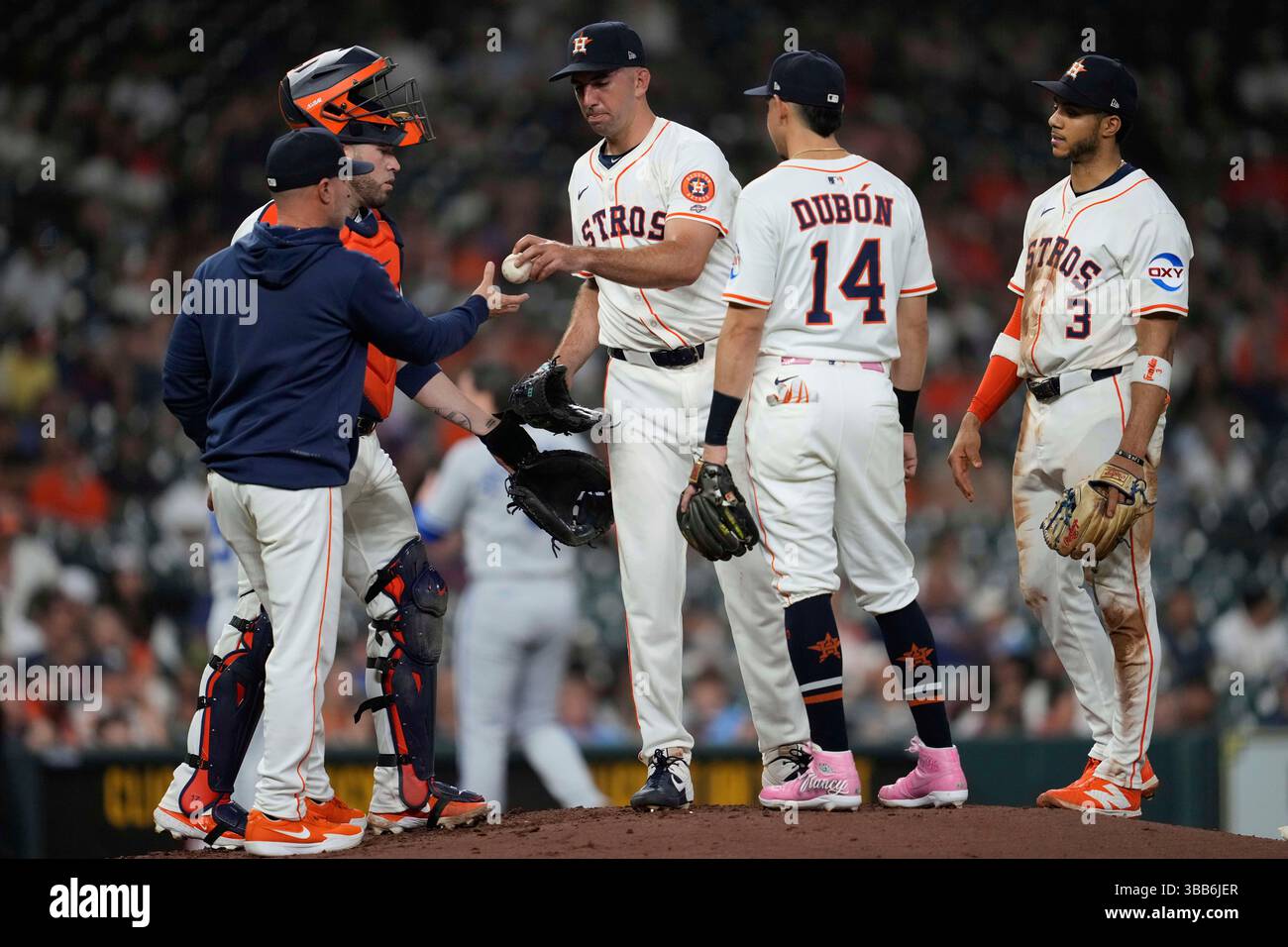 Houston Astros starting pitcher Colton Gordon leaves the mound during ...