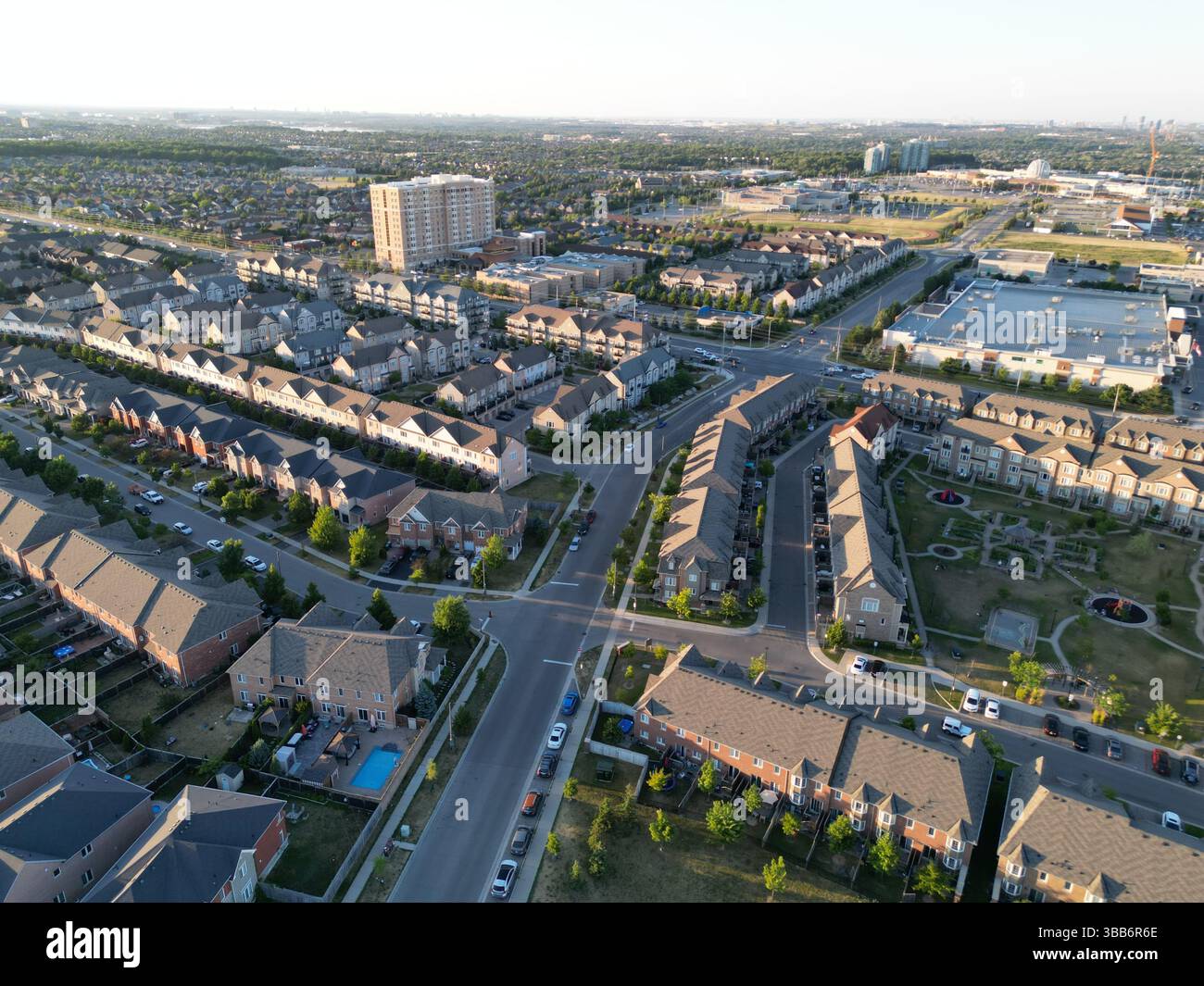 Aerial Sunset Views of Erin Mills & Trail Paths Stock Photo - Alamy