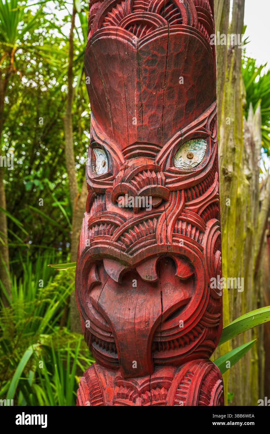 Maori carvings in Te Parapara Garden, Hamilton Gardens, Hamilton, North ...