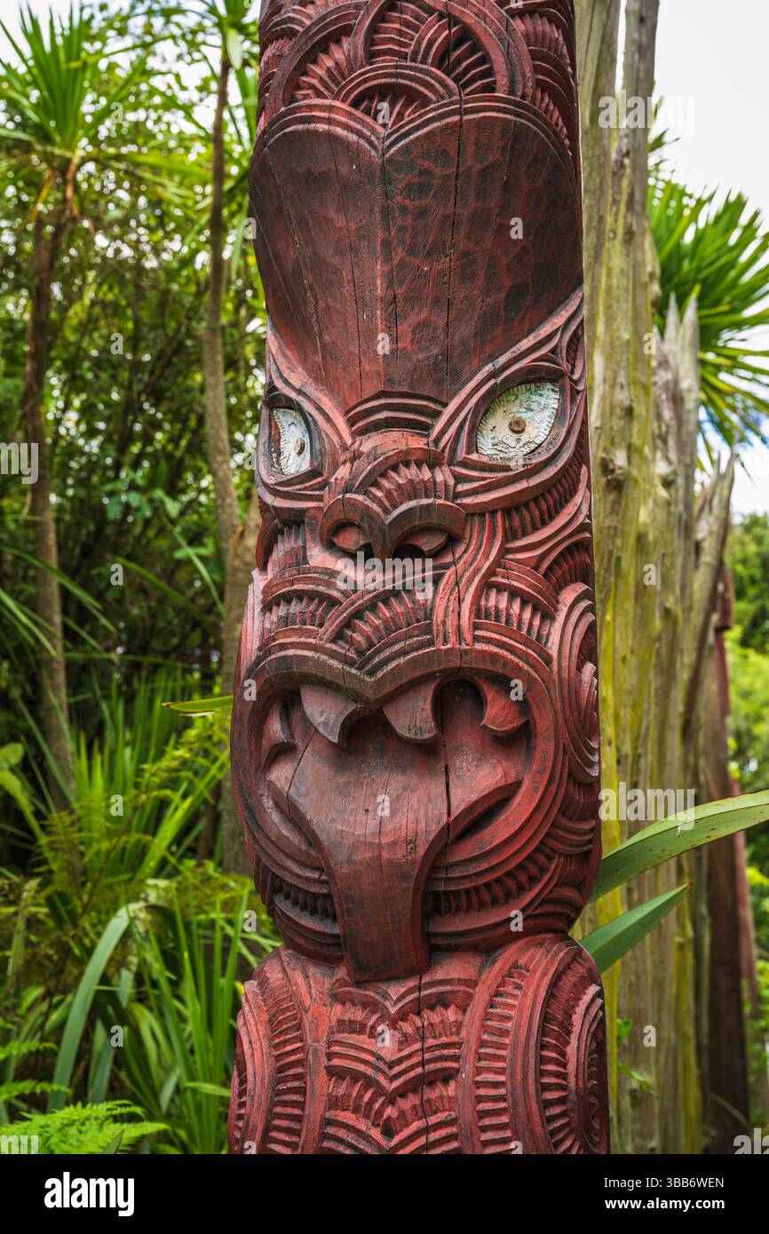Maori carvings in Te Parapara Garden, Hamilton Gardens, Hamilton, North Island, New Zealand ...
