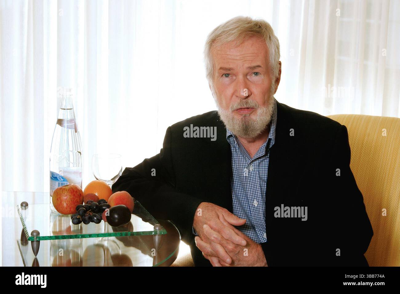 **FILE PHOTO** Robert Benton Has Passed Away. Robert Benton portraits ...