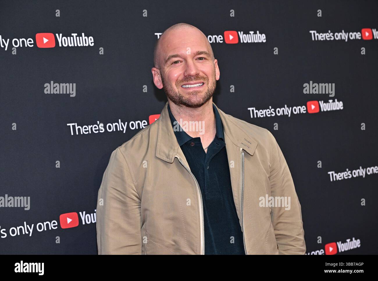 Sean Evans attends YouTube TV's Upfront Brandcast at David Geffen Hall ...