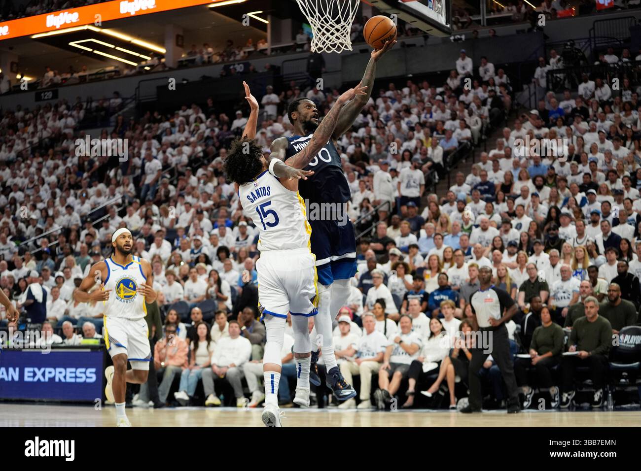Minnesota Timberwolves forward Julius Randle (30) shoots over Golden ...