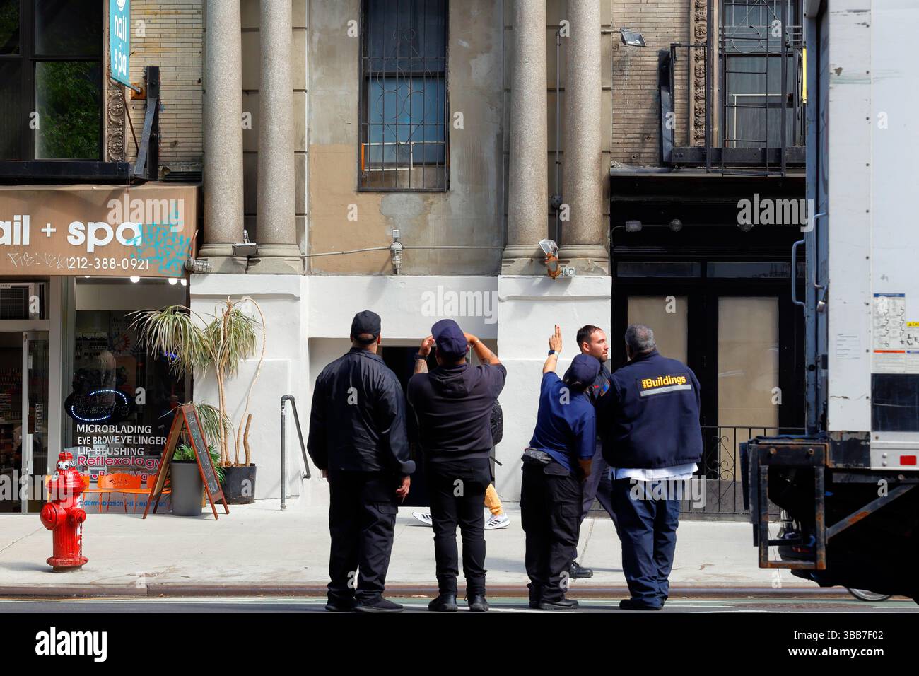 Department of new york personnel hi-res stock photography and images ...