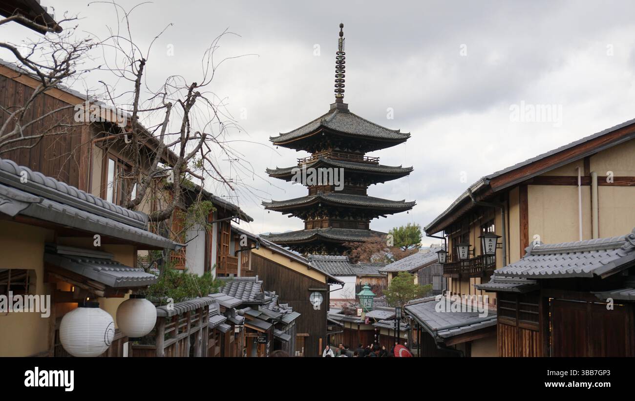 Kyoto’s Historic Temples and Traditional Street Views Stock Photo - Alamy