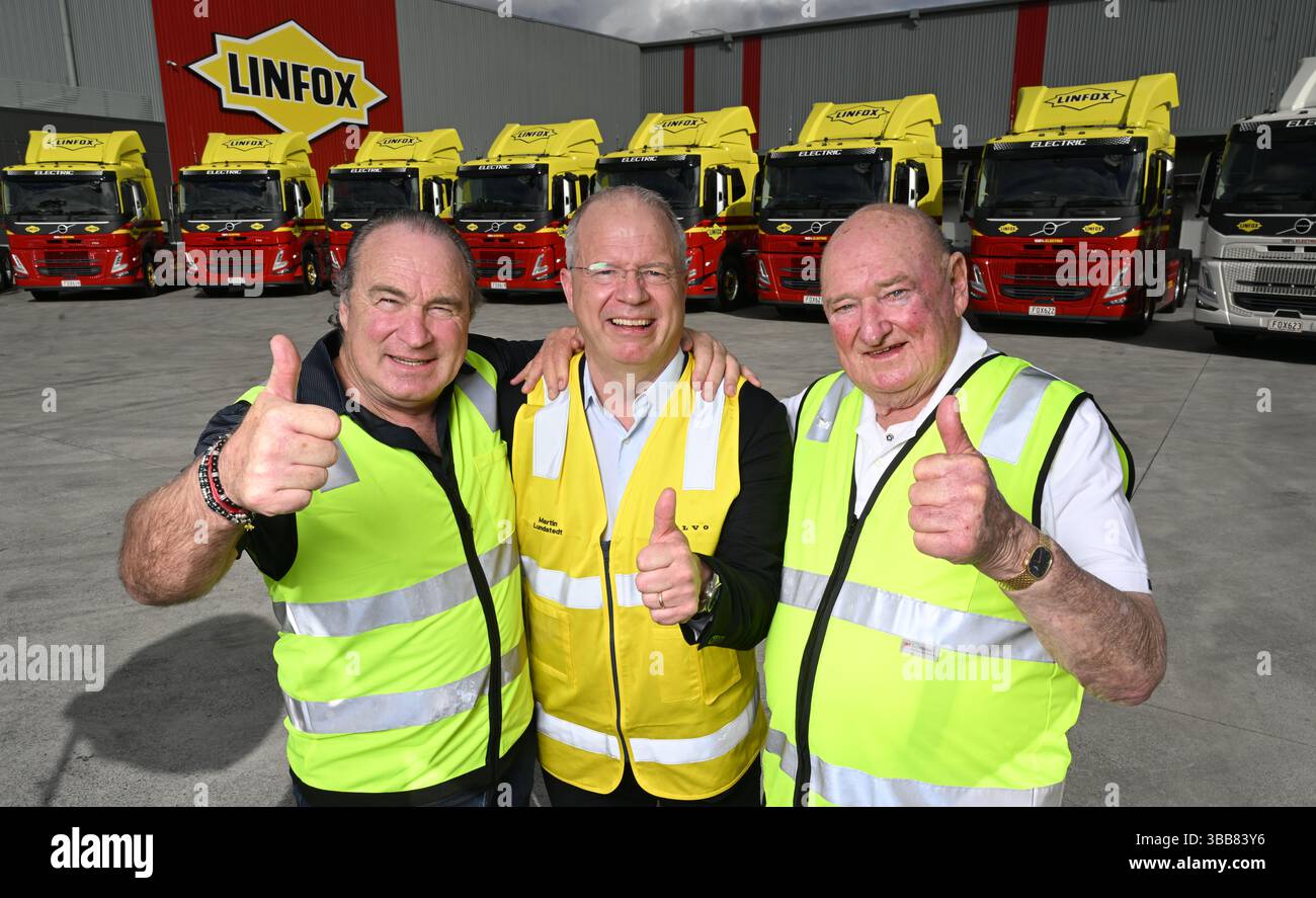 Brisbane, Australia. 15th May, 2025. (Left to right) Peter Fox ...