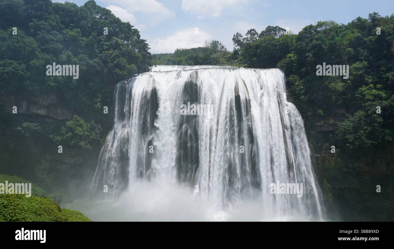 Huangguoshu Waterfall: Spectacular Waterfall and Scenic Nature in ...