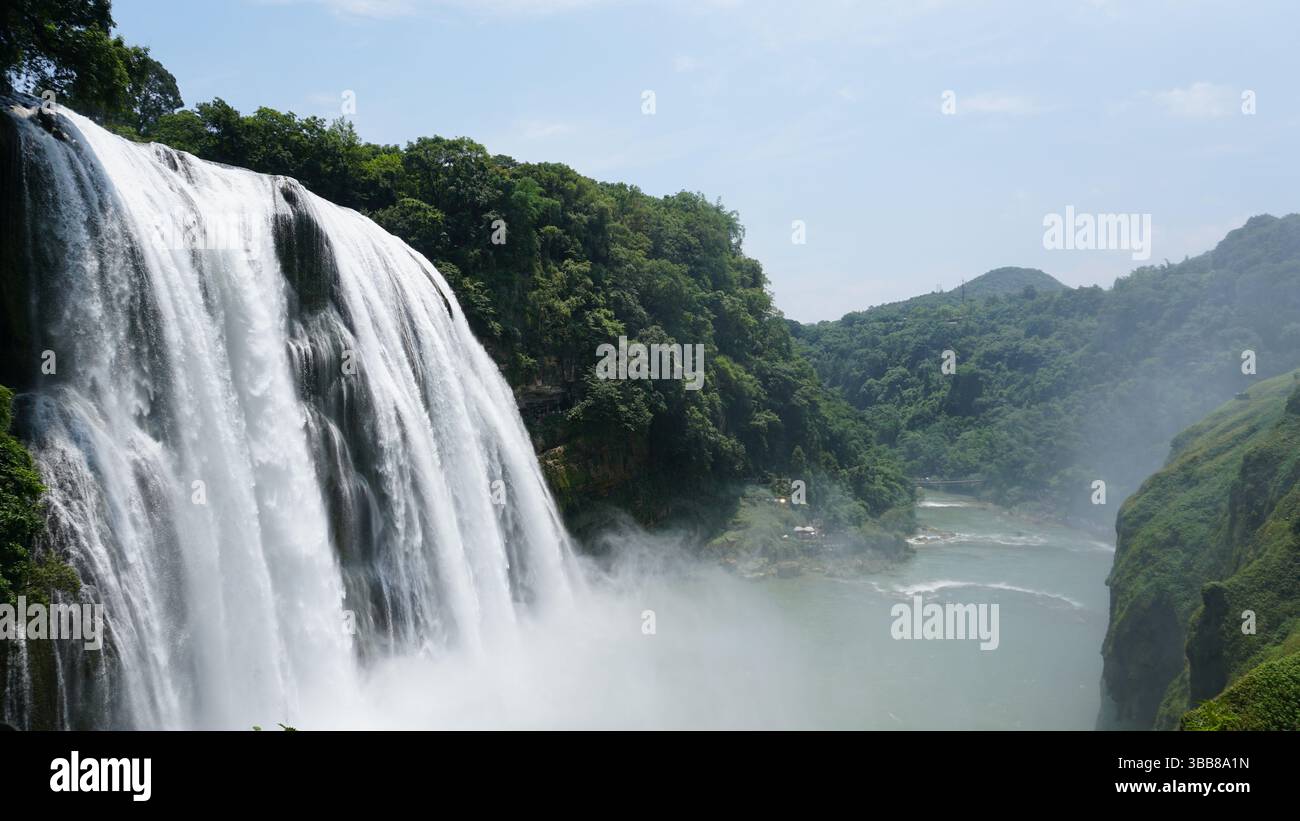 Huangguoshu Waterfall: Spectacular Waterfall and Scenic Nature in ...