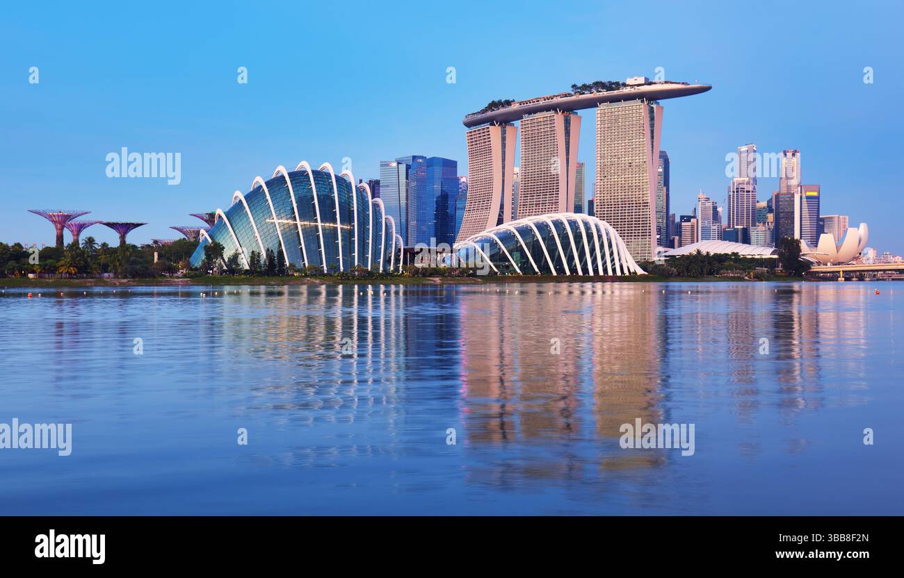SINGAPORE, SINGAPORE - OCTOBER 2019: Skyline of Singapore Marina Bay at ...