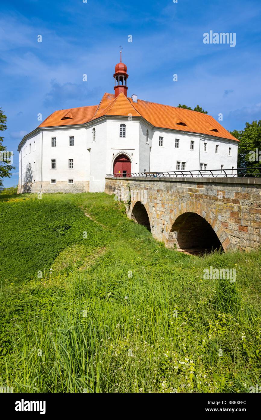zámek Vartenberk, Stráž pod Ralskem, Česká republika / castle ...