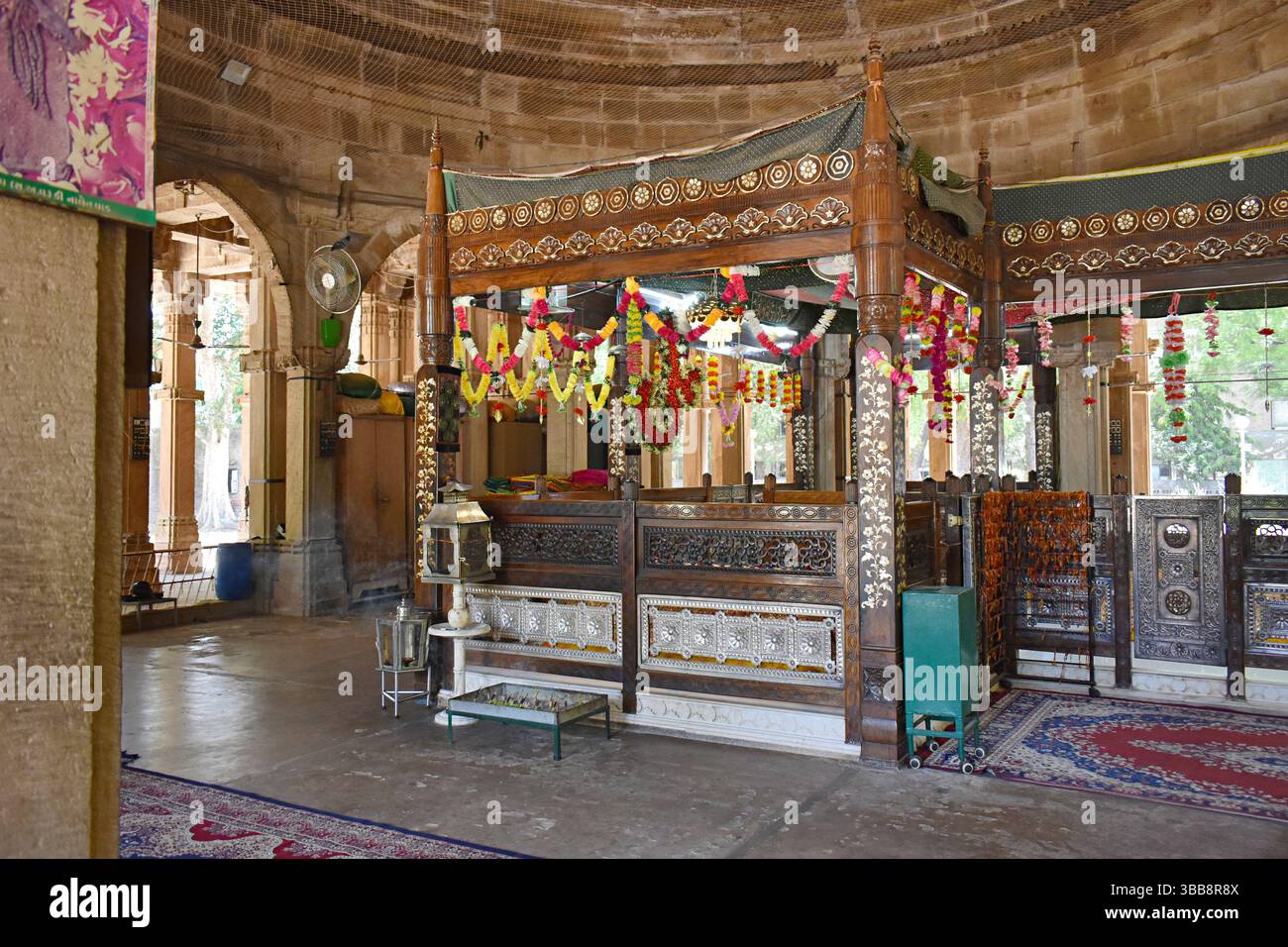 Horizontal interior view of Hazrat Mamu Sahab Dargah, Sultan Mahmud ...