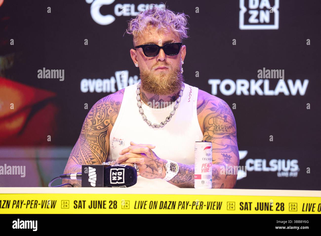 HOLLYWOOD, LOS ANGELES, CALIFORNIA, USA - MAY 14: American professional ...