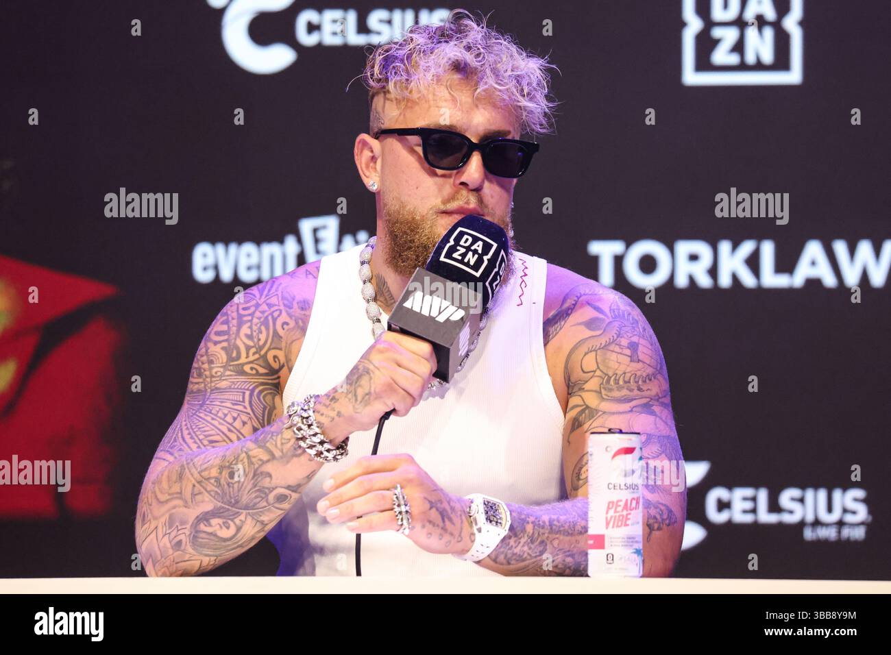 HOLLYWOOD, LOS ANGELES, CALIFORNIA, USA - MAY 14: American professional ...