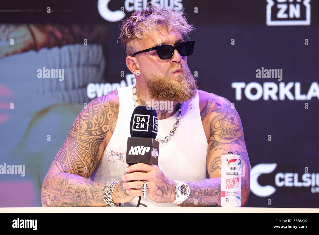 HOLLYWOOD, LOS ANGELES, CALIFORNIA, USA - MAY 14: American professional ...