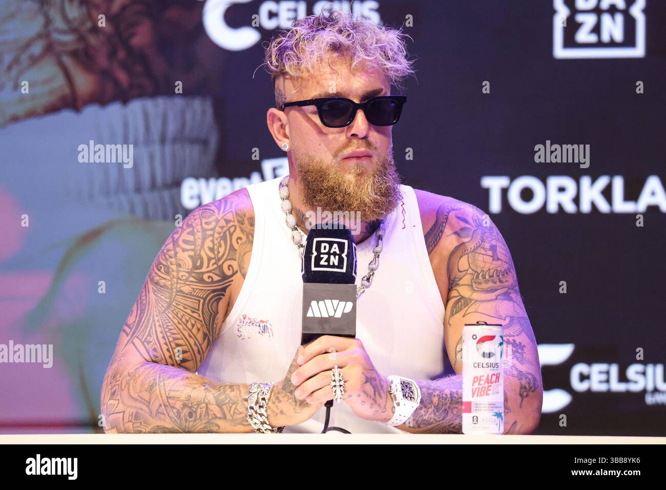 HOLLYWOOD, LOS ANGELES, CALIFORNIA, USA - MAY 14: American professional ...