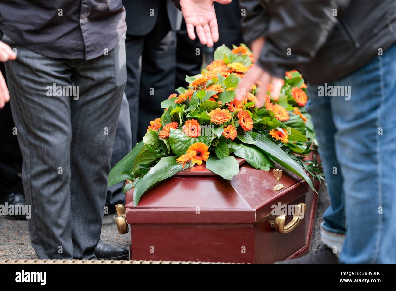Bonn, Germany. 15th May, 2025. The coffin of Bonn rapper Xatar stands ...