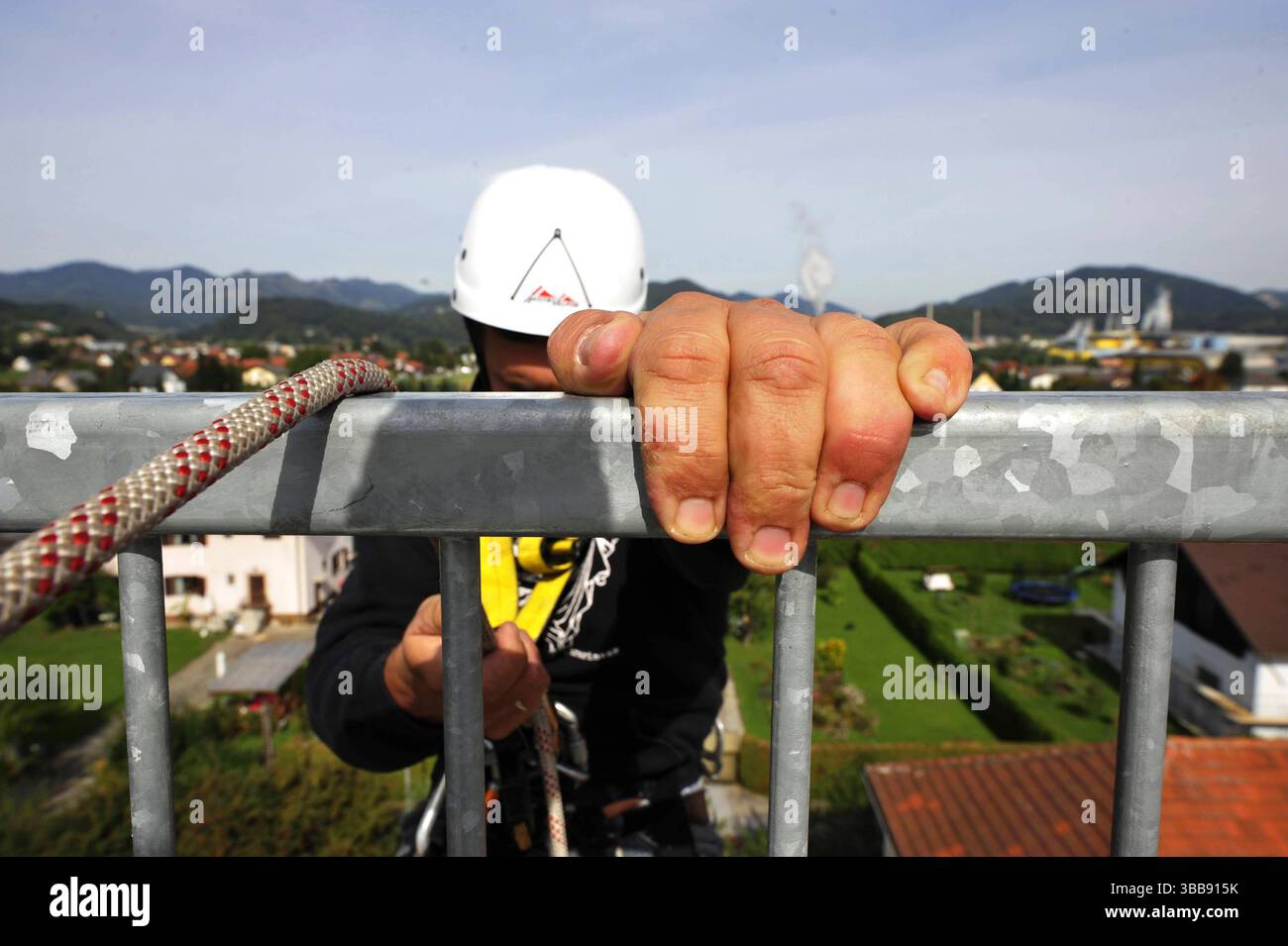 training and education as a height worker, safety in great heights ...
