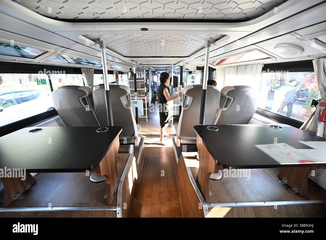 Class 520 hi-res stock photography and images - Alamy