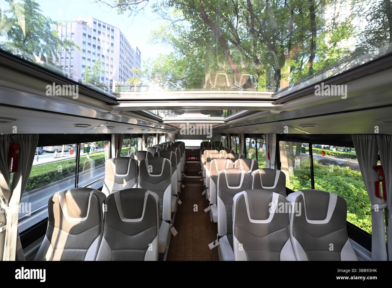 Hangzhou,China.14th May 2025. Tourists and locals are flocking to ...