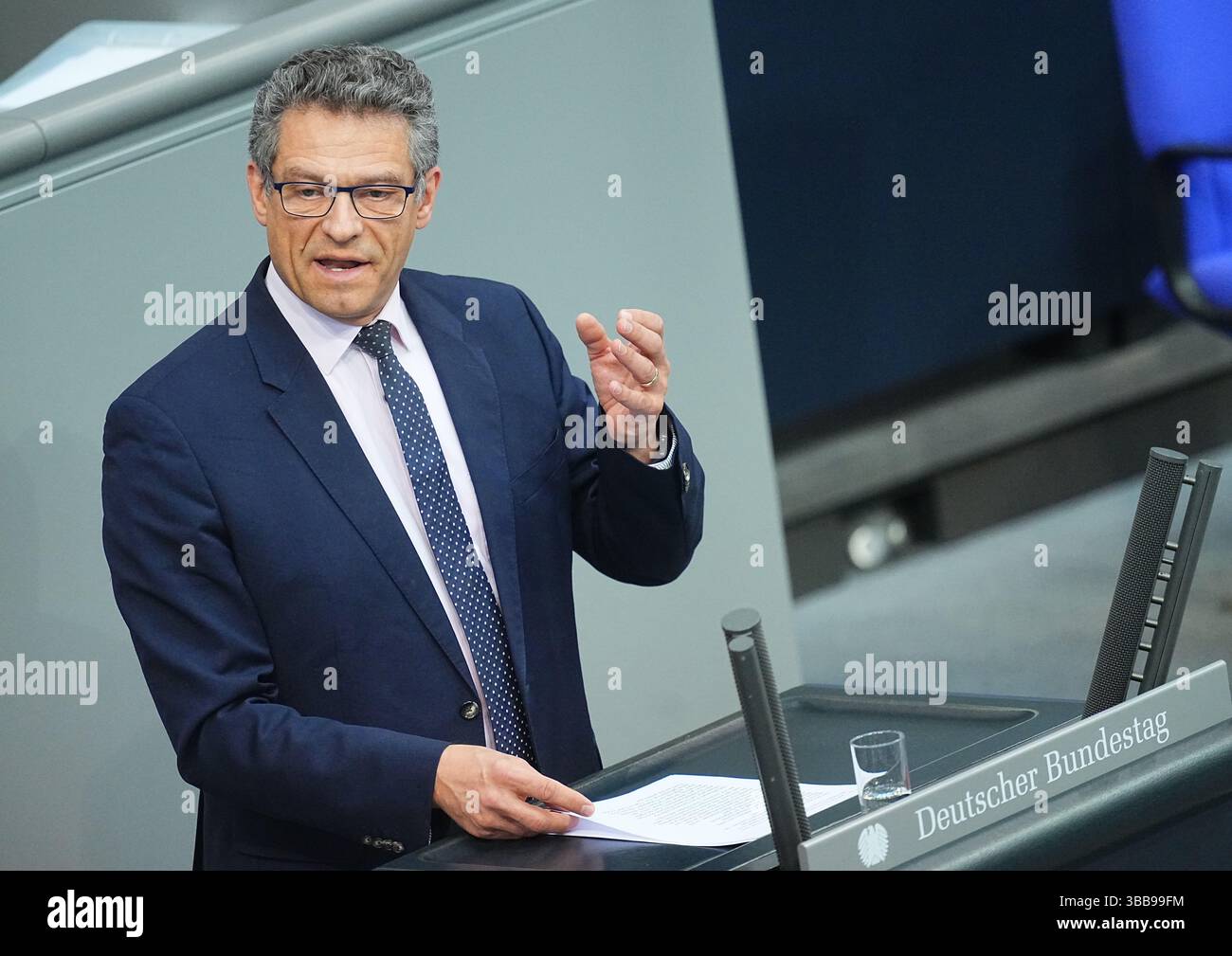 Berlin, Germany. 15th May, 2025. Wolfgang Wiehle (AfD), speaks to MPs ...
