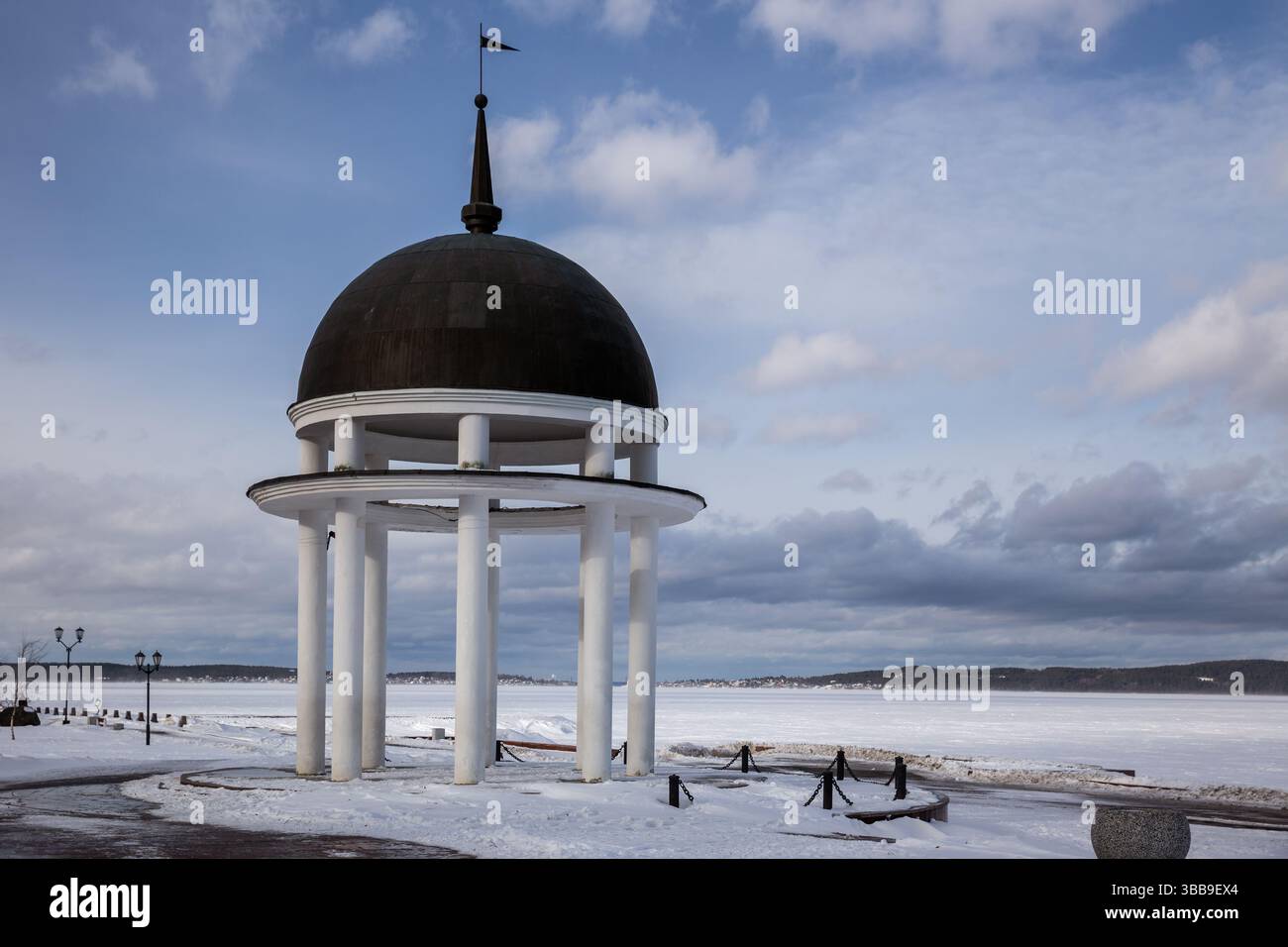 Embankment lake onega view hi-res stock photography and images - Alamy