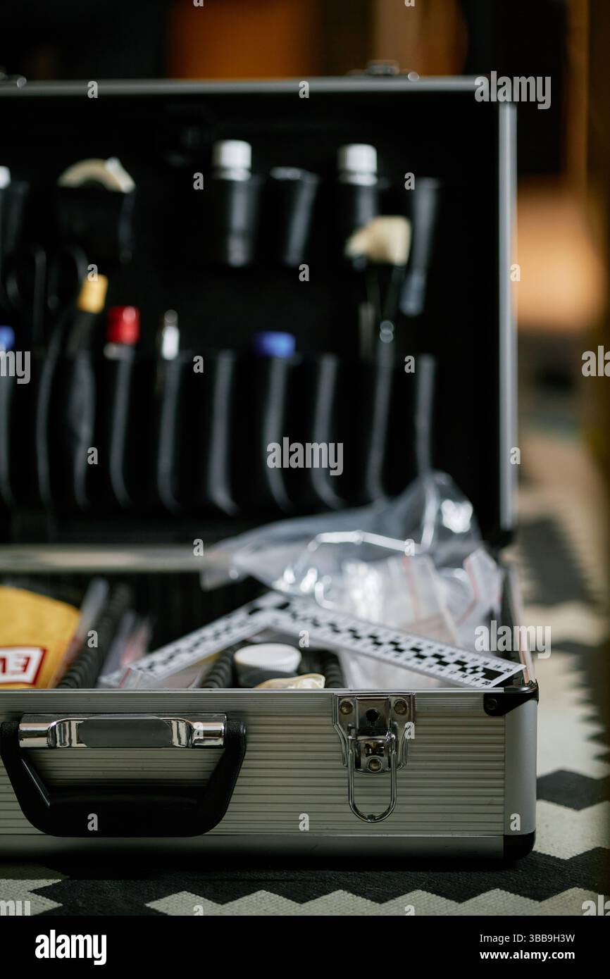 Professional forensic kit various hi-res stock photography and images ...
