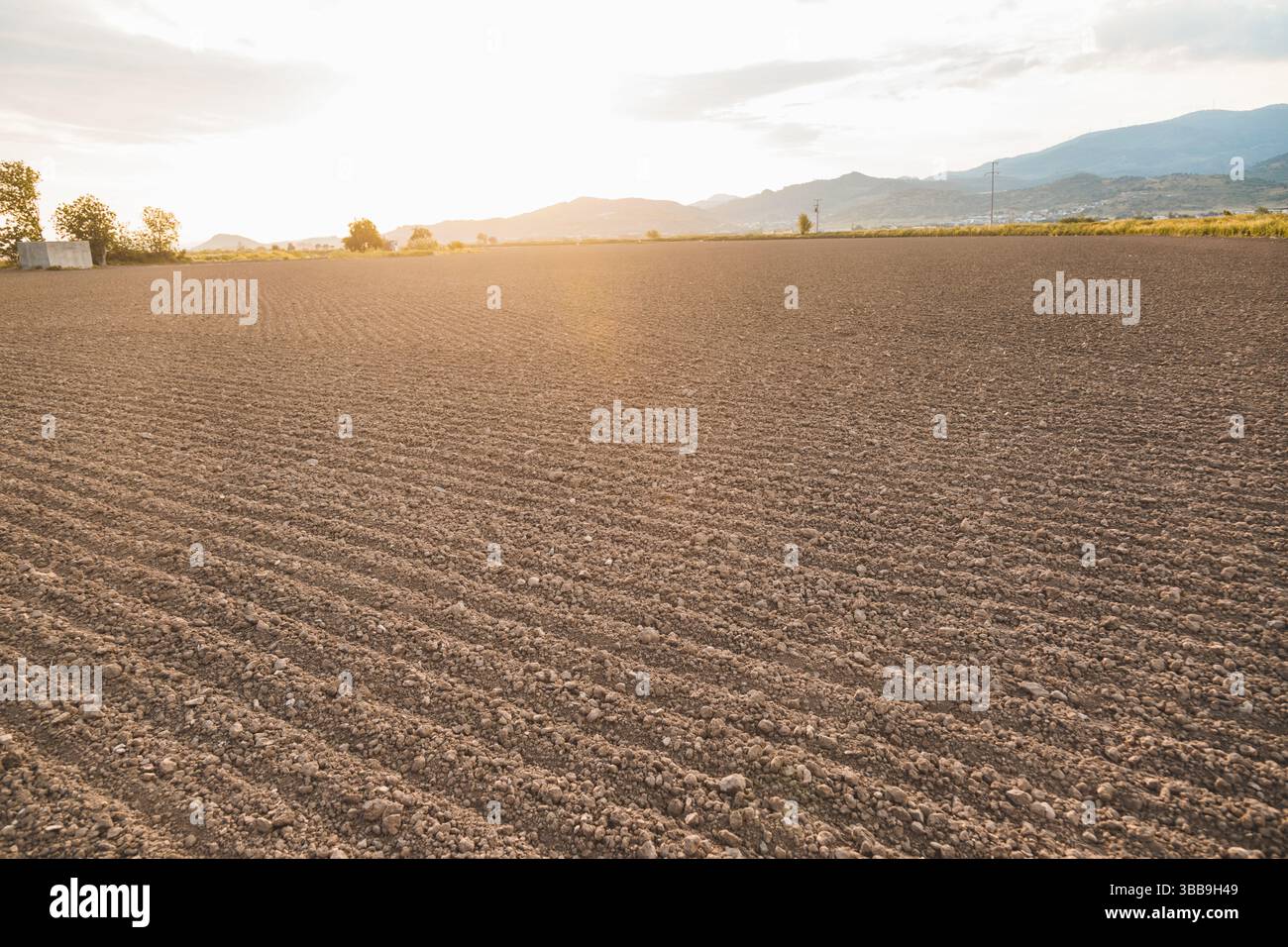 Freshly plowed farmland visible hi-res stock photography and images - Alamy