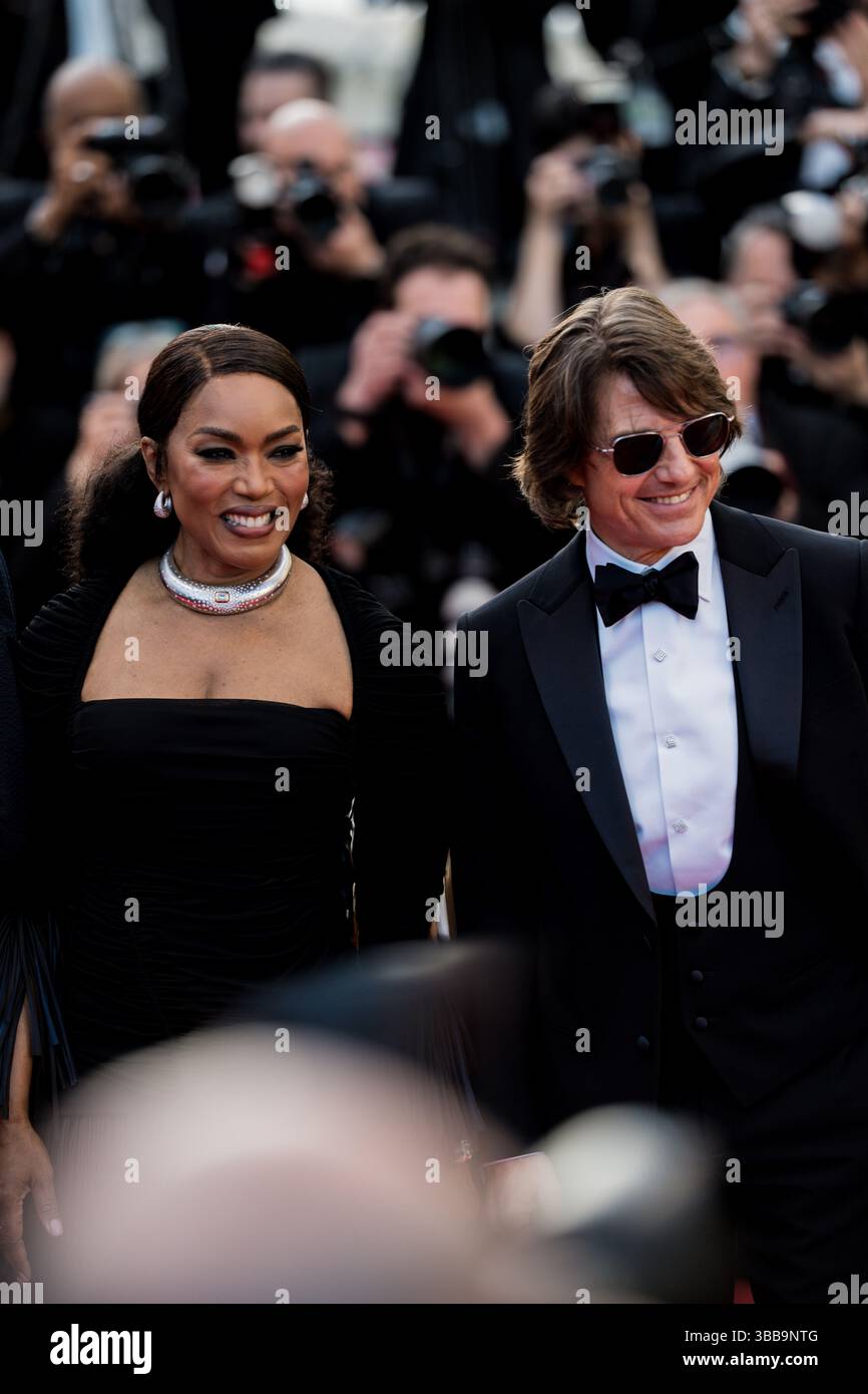 CANNES, FRANCE - MAY 14: (L-R) Eddie Hamilton, Hayley Atwell, Greg ...