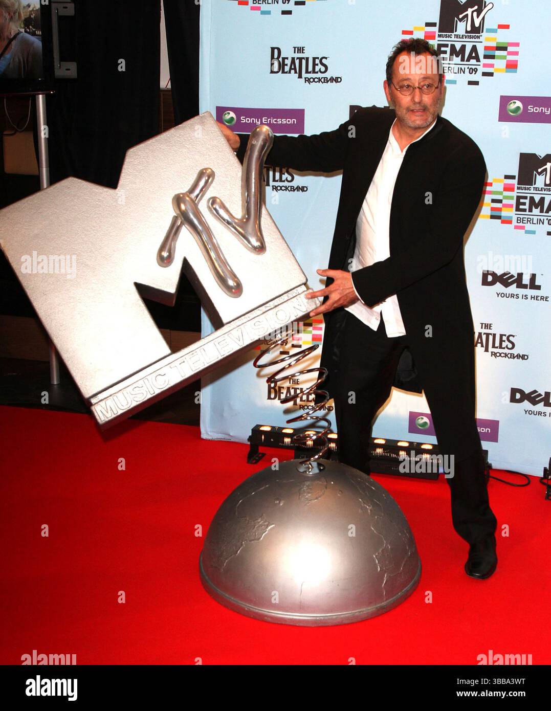Jean Reno at the MTV Europe Music Awards (EMA's) in Berlin - 05 ...