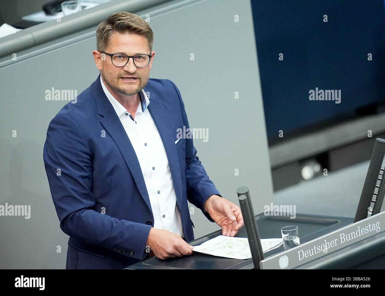 Berlin, Germany. 15th May, 2025. Rene Springer (AfD), speaks to MPs in ...