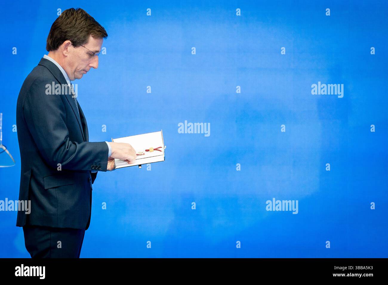 The Mayor of Madrid, José Luis Martínez-Almeida, during the award ...