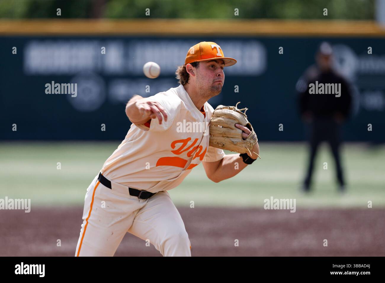 Tennessee Volunteers starting pitcher A.J. Russell (33) in action ...