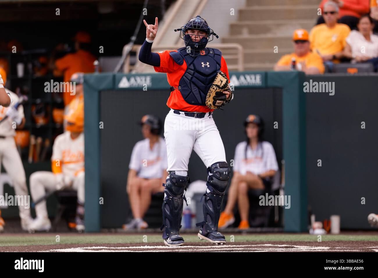 Auburn Tigers catcher Chase Fralick (44) on defense against the ...