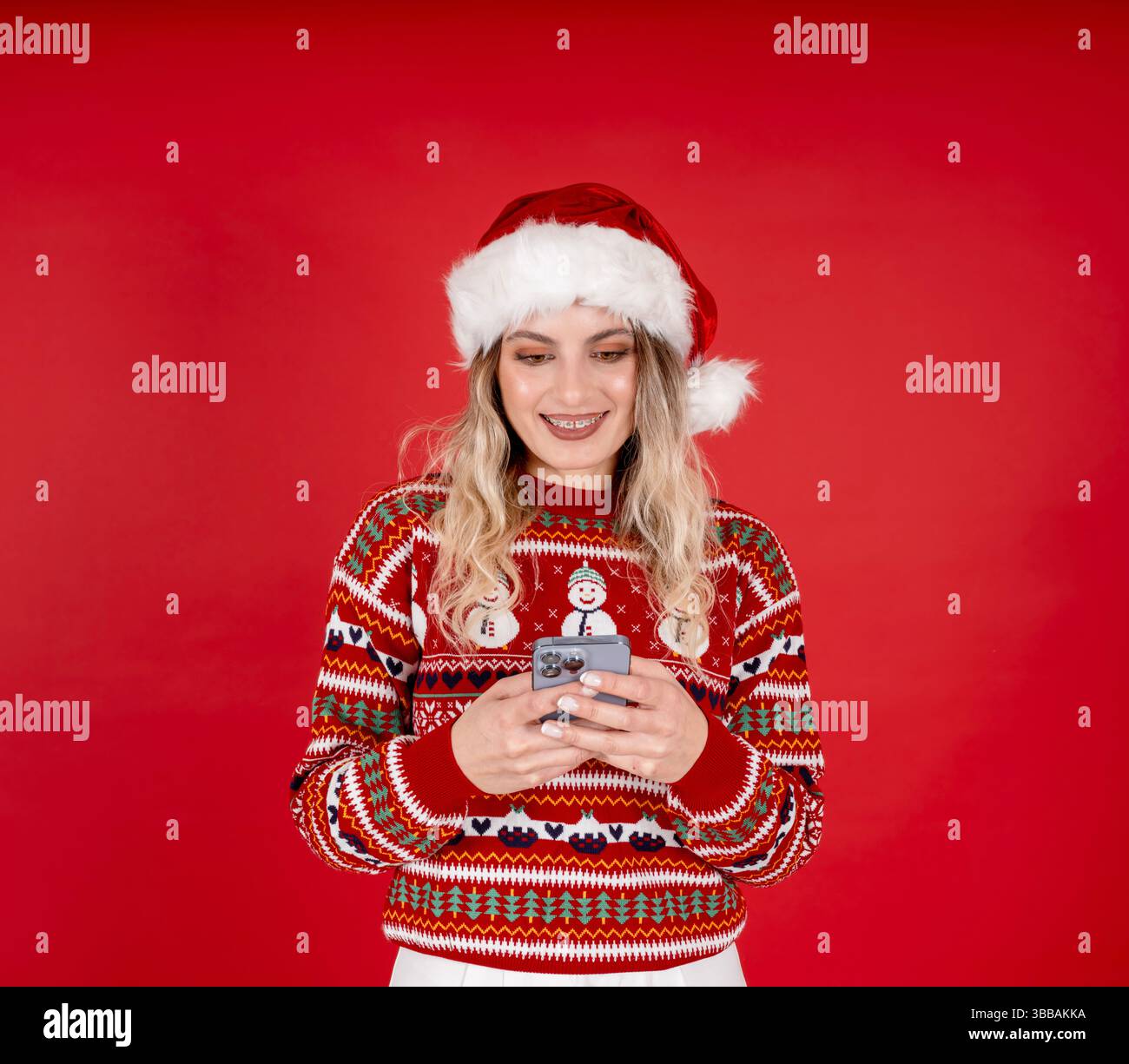 Woman typing sms new phone hi-res stock photography and images - Alamy