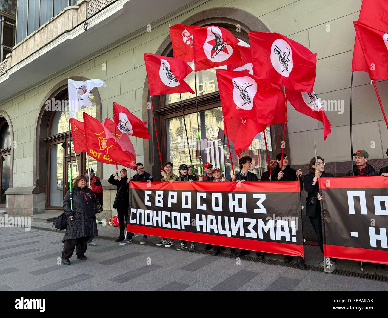Moskau, Russia. 15th May, 2025. Participants in the anti-Western ...
