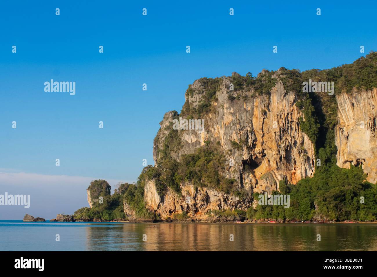 Ton Sai and Railay beach resort in Thailand. Paradise beach in tropical summer, thai limestone ...