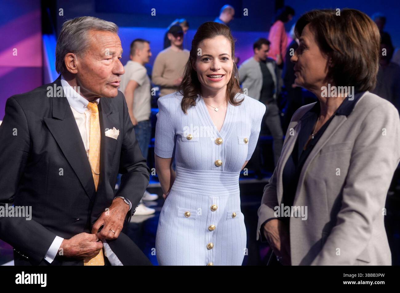 Wolfgang Grupp, Bonita Grupp und Sandra Maischberger in der ARD-Talkshow maischberger im Studio ...