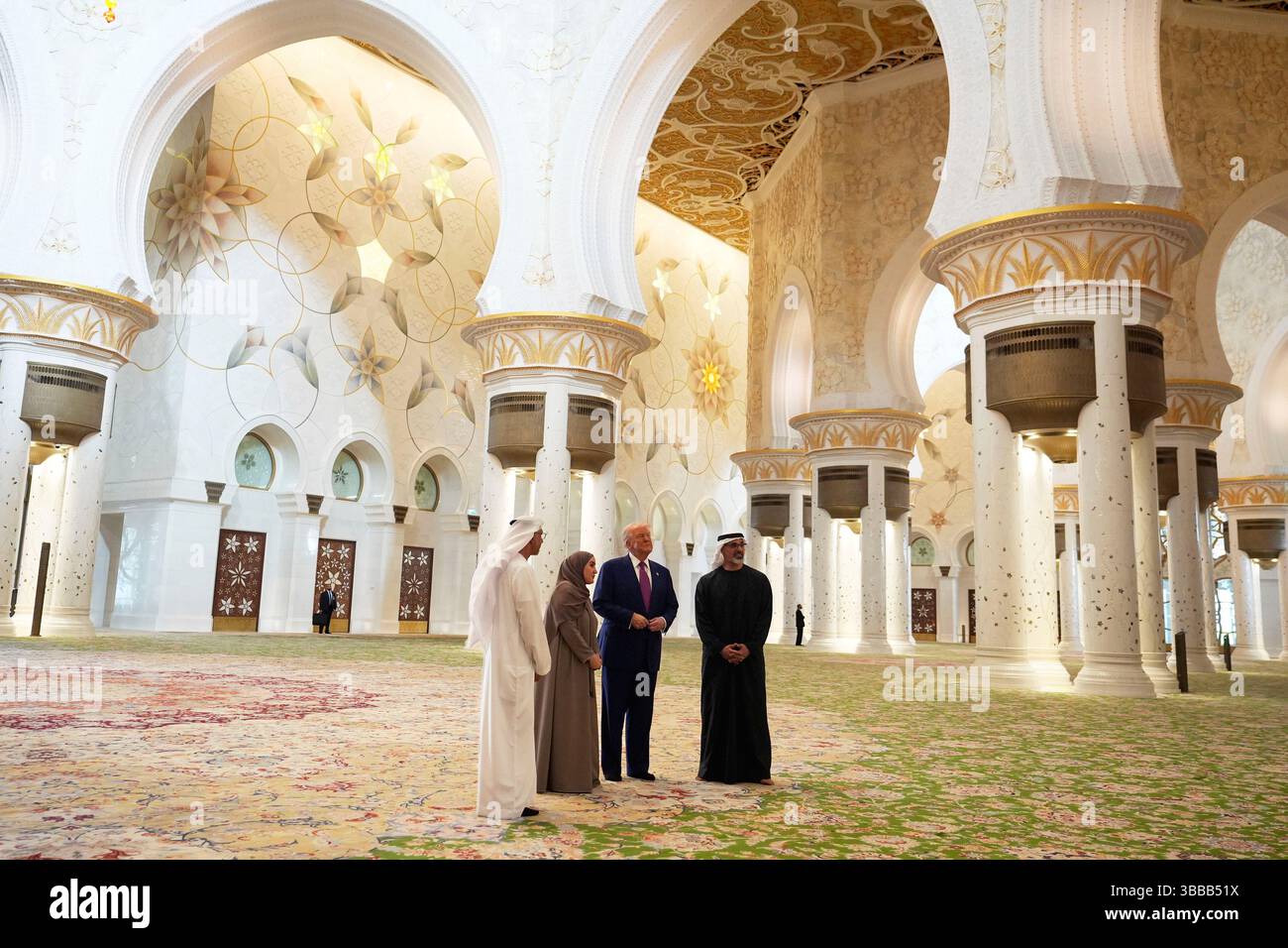 President Donald Trump and UAE President Mohammed bin Zayed Al Nahyan ...