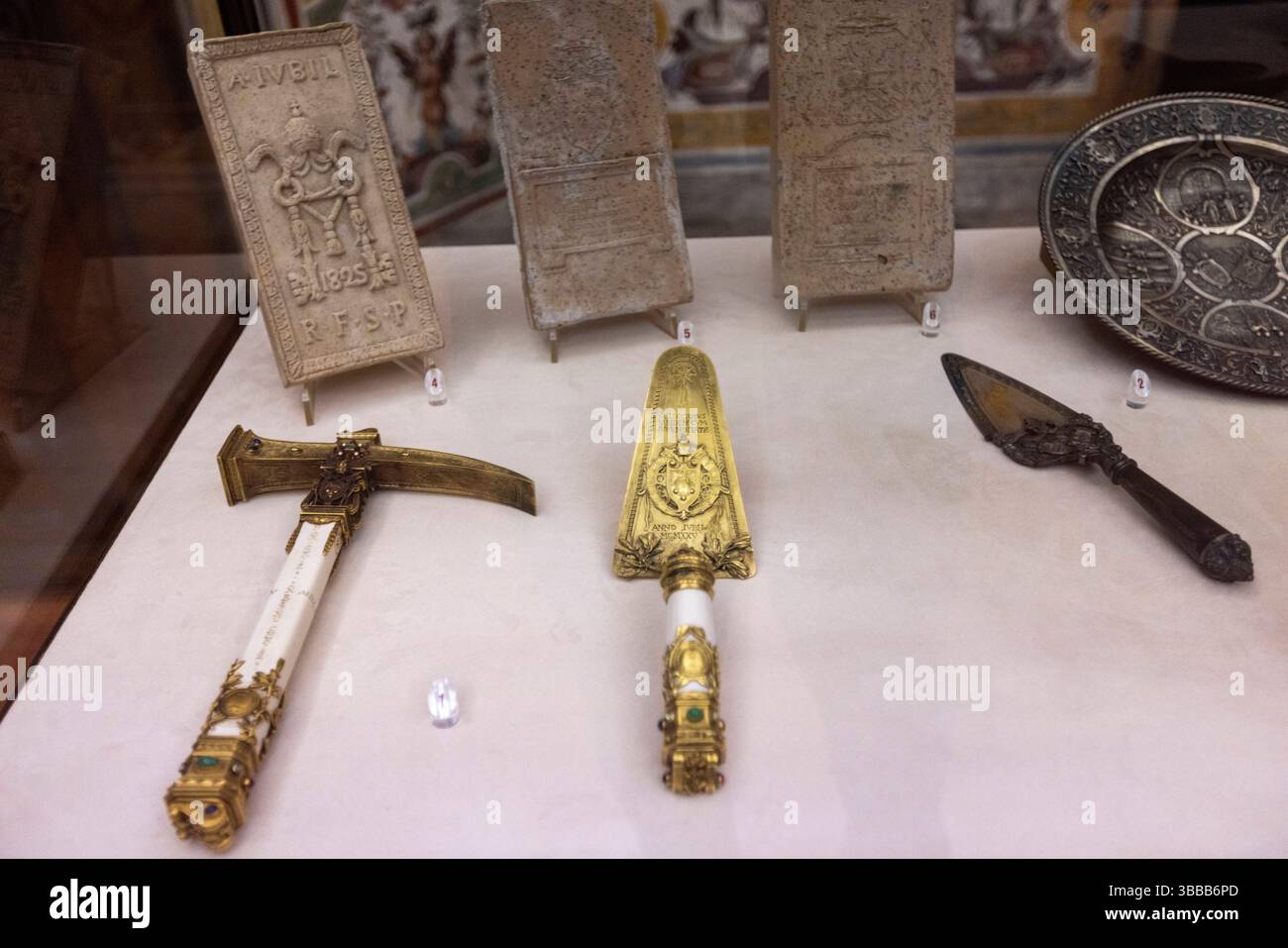 Vatican Museums collection of Minute Mosaics Items use during the ...