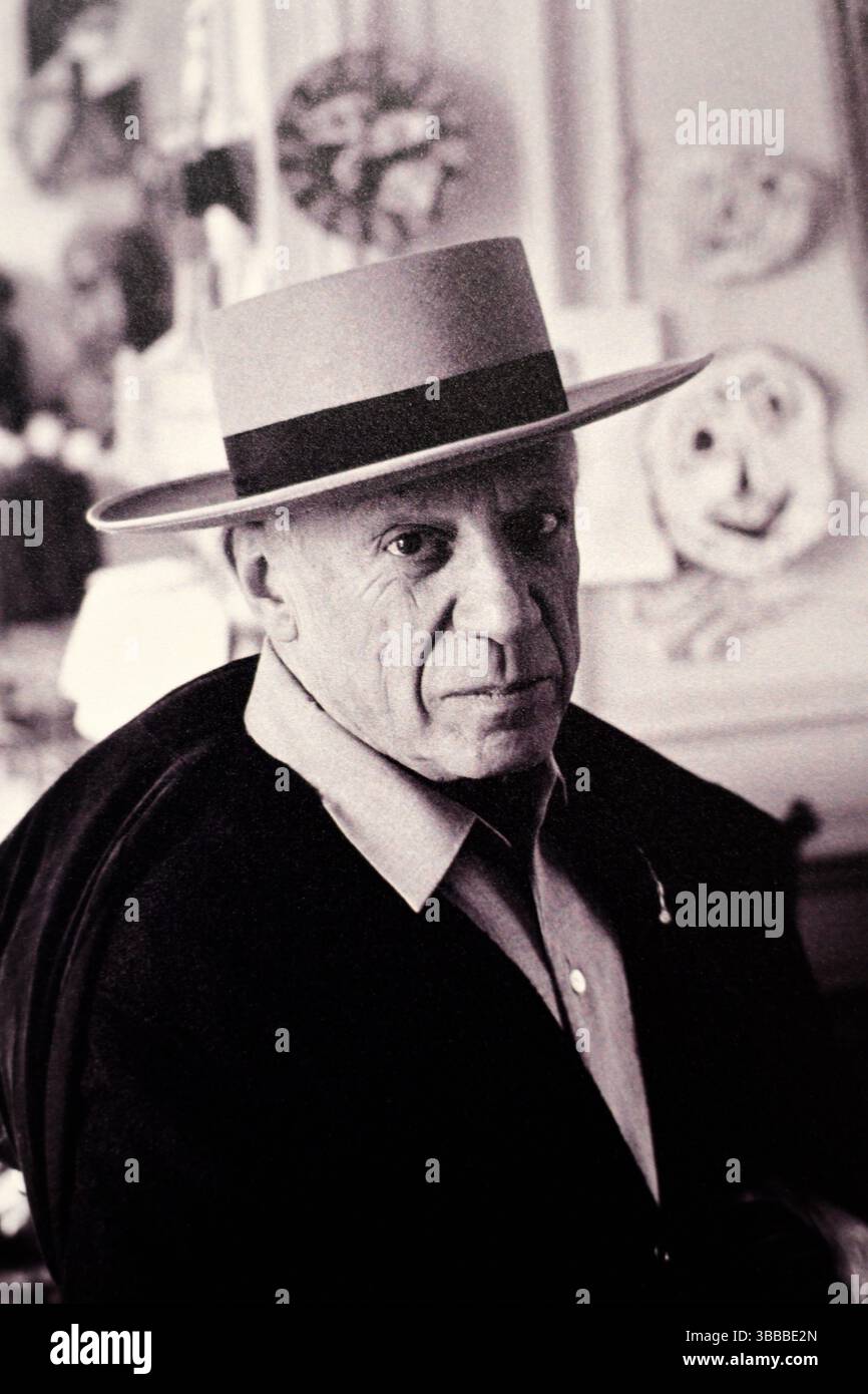 Portrait of Pablo Picasso by David Douglas Duncan, 1957, Picasso Museum ...