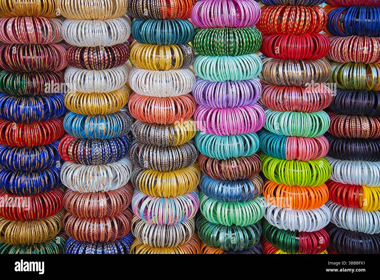 Bangles shop rajasthan hi-res stock photography and images - Alamy