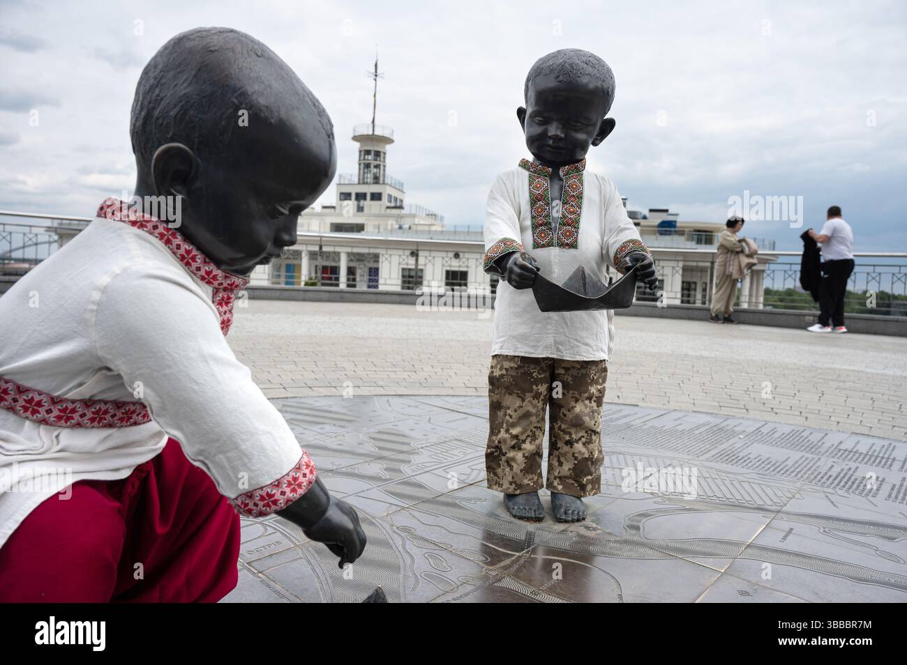 The statues of the founders of Kyiv - Kyi, Shchek, Khoryv and their ...